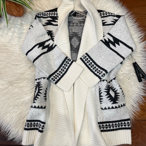Tahari | Sweaters | Newlong Sleeve Soft Cozy Aztec Shawl Cardigan | Poshmark